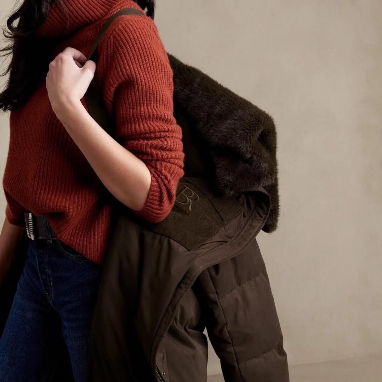 Banana Republic Lowri Puffer Coat - Depop