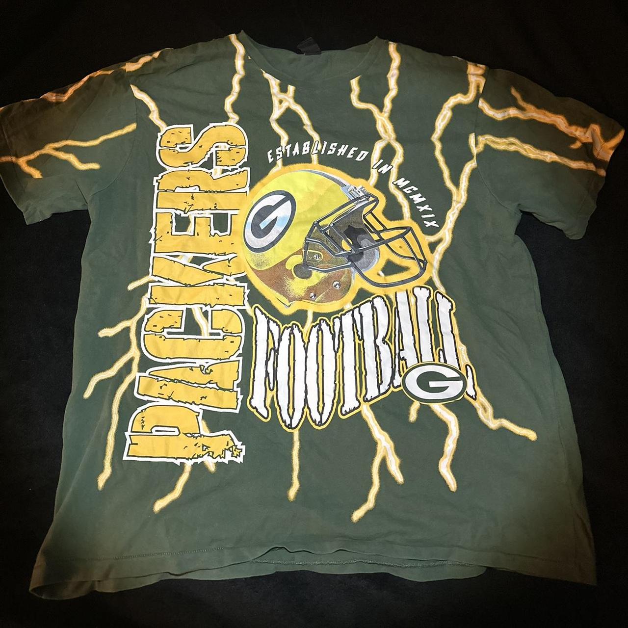 1990s Green Bay Packers NFL lightning bolt graphic... - Depop