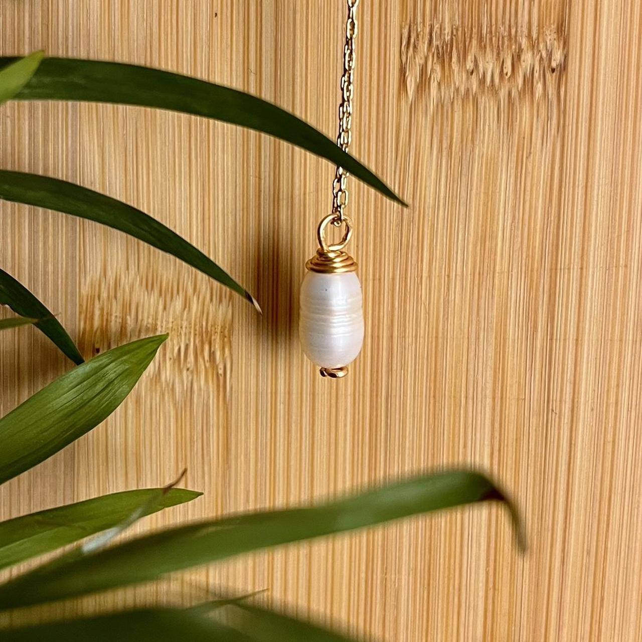 Gold Plated Wire Pearl Pendant 🌊 - Tarnish... - Depop
