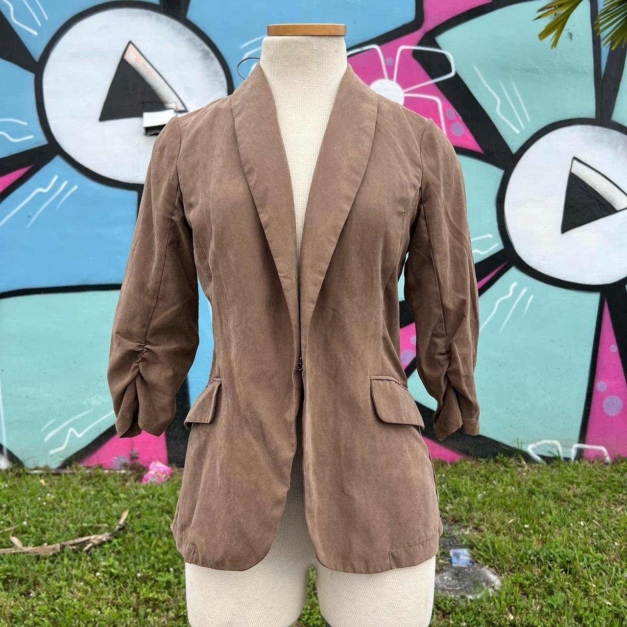 Sans Souci Neutral Open Front Scrunch Sleeve Women's... - Depop