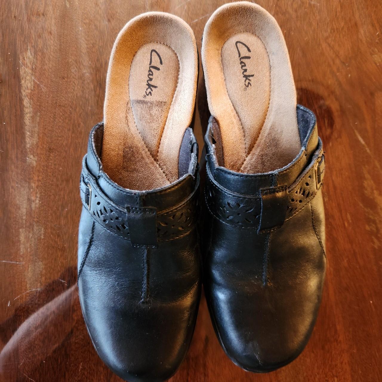 Women's Size 11 Clarks Clogs - Depop