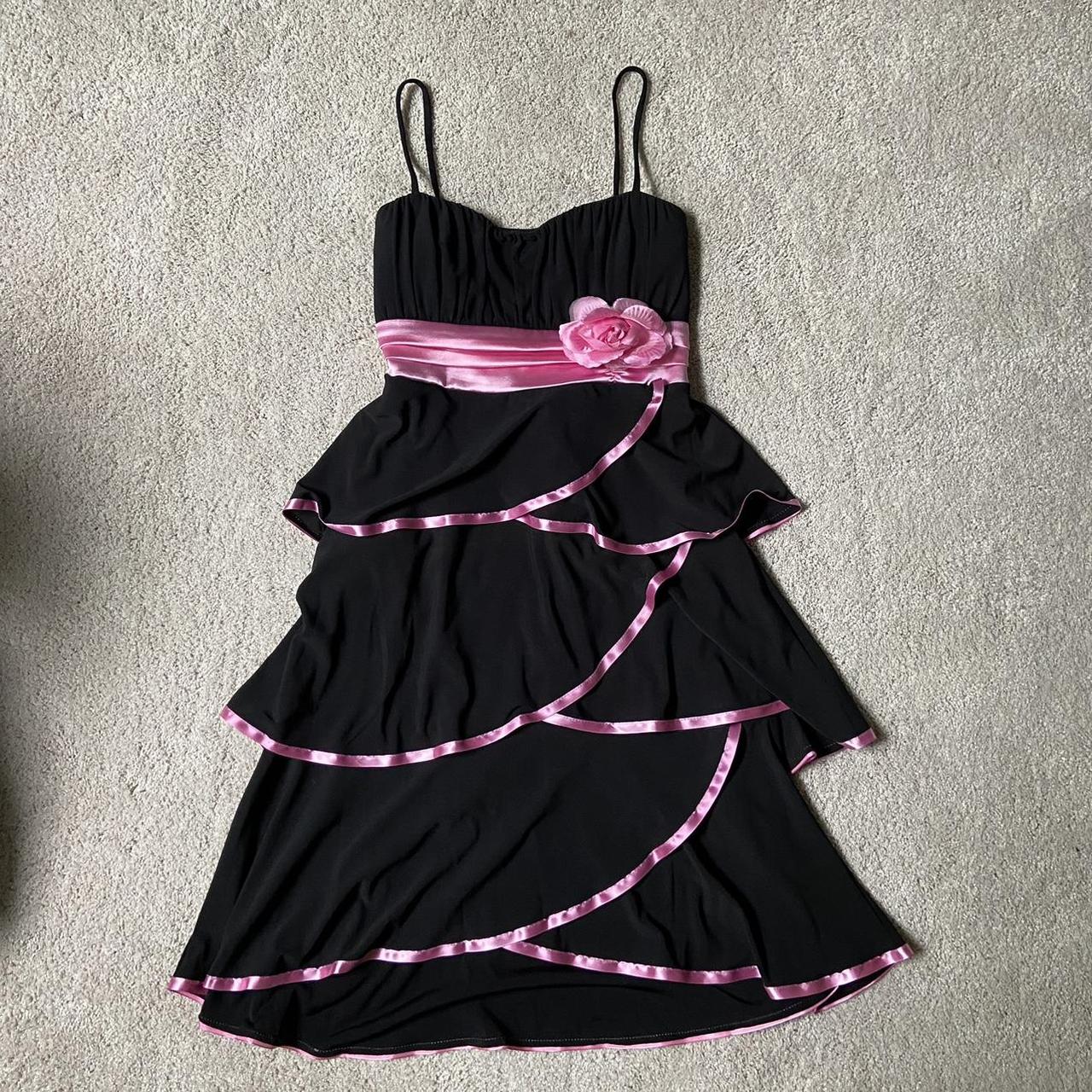 Really cute y2k semi formal cocktail style going out... - Depop