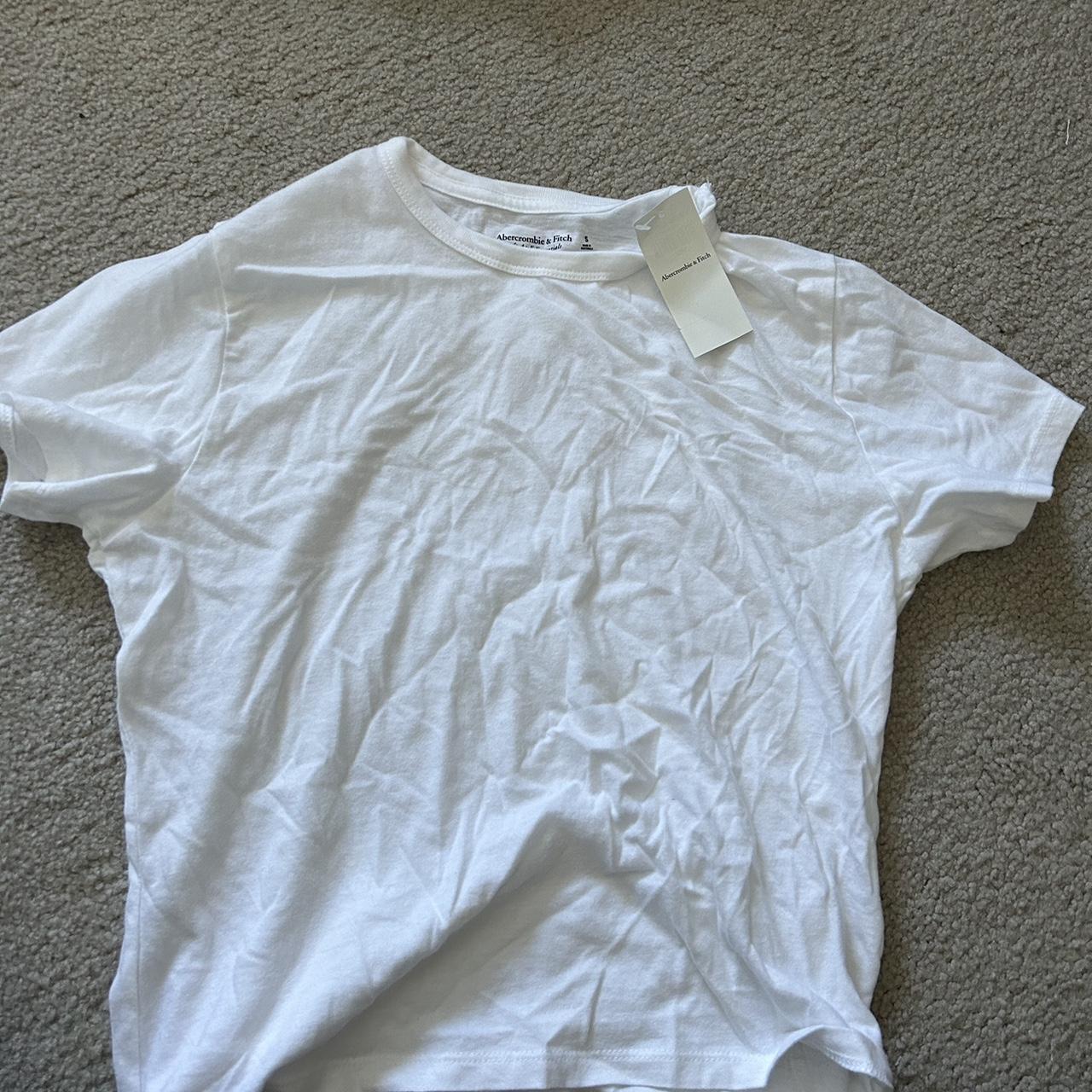 Abercrombie t shirt - Depop