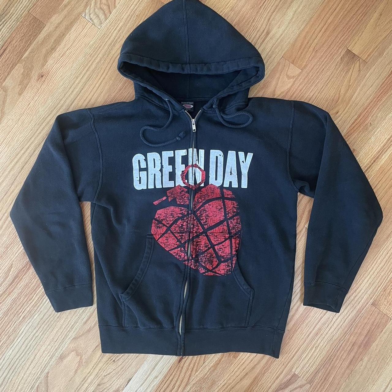 Vtg Green Day Hoodie Size Men’s XS #greenday #emo... | Depop