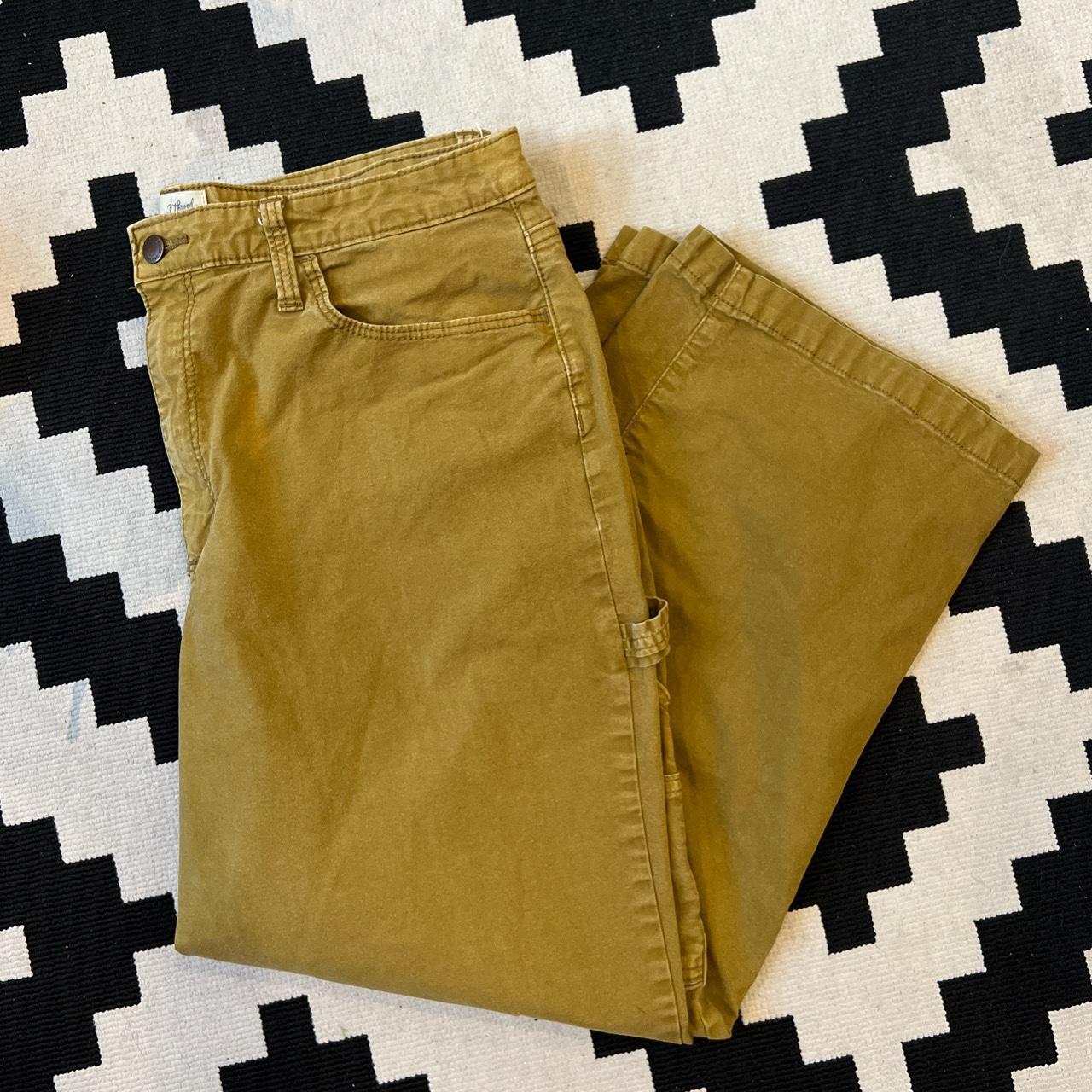 Universal Threads Cargo Pants Size: 16/33R Highest... - Depop