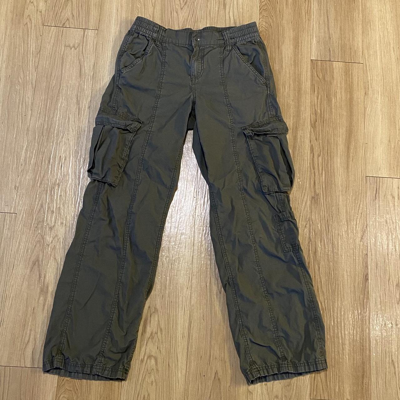H&M Divided cargo pants Women’s size 4 - Depop