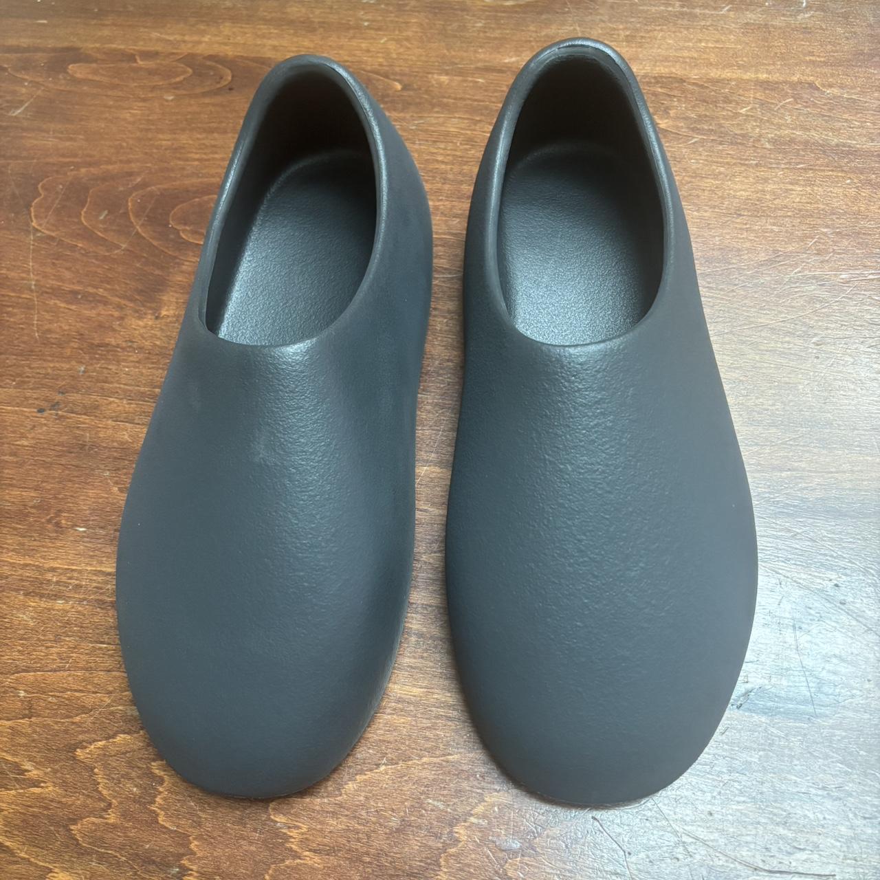 yzy sl-01 brand new with dust bag. size 8. in hand... | Depop