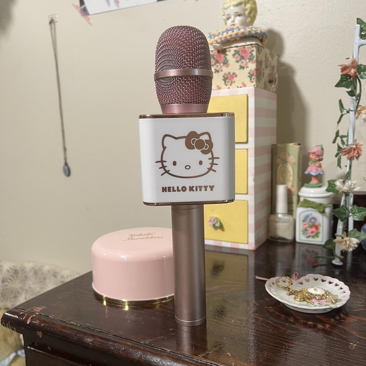 𝐇𝐞𝐥𝐥𝐨 𝐊𝐢𝐭𝐭𝐲 𝐛𝐥𝐮𝐞𝐭𝐨𝐨𝐭𝐡 𝐤𝐚𝐫𝐚𝐨𝐤𝐞 𝐦𝐢𝐜𝐫𝐨𝐩𝐡𝐨𝐧𝐞 🎤 💕 𝐈𝐧... - Depop