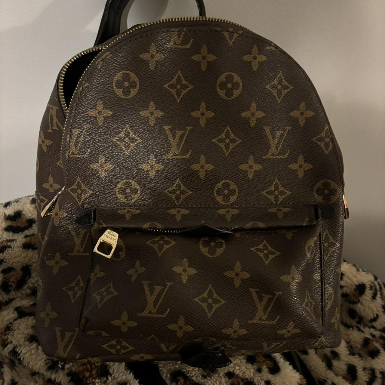 Backpack one strap is broken but still usable - Depop