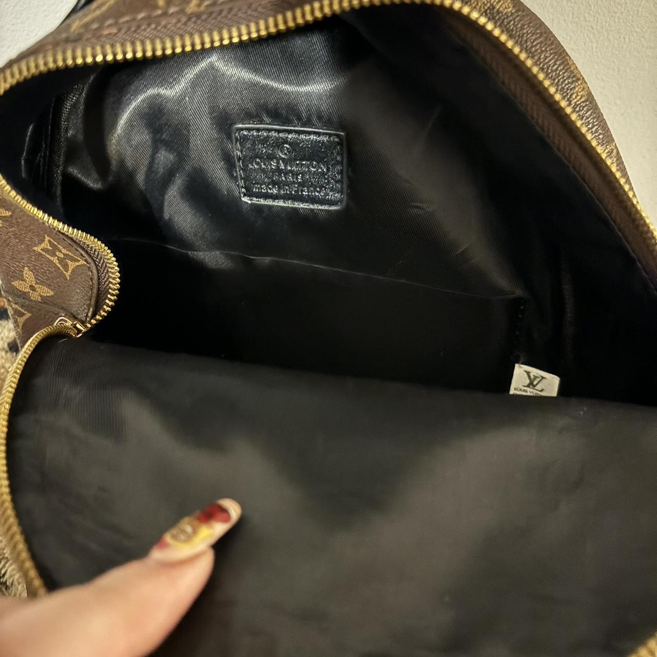 Backpack one strap is broken but still usable - Depop