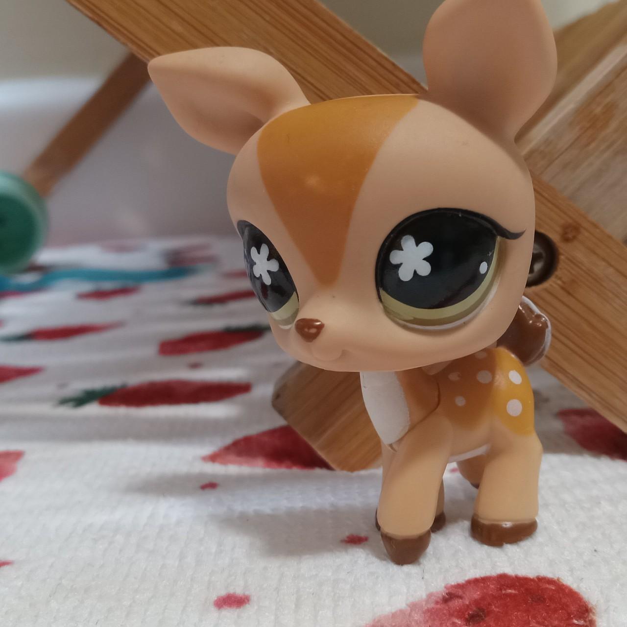 Deer lps #634 THIS GAL IS CLEEANNN 🧼🧽🚿 no flaws at... - Depop