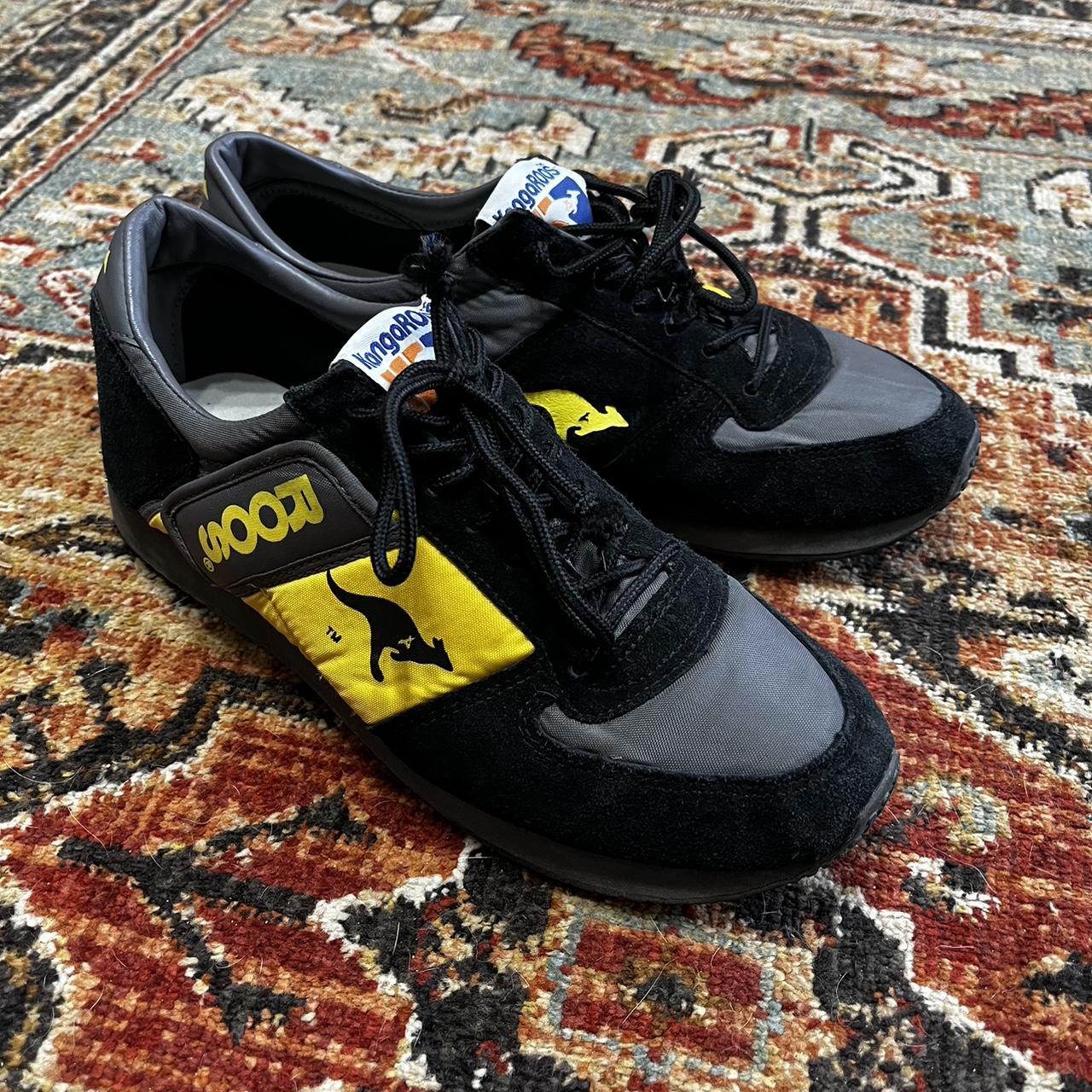 Vintage KangaROO shoes size 10 - Depop