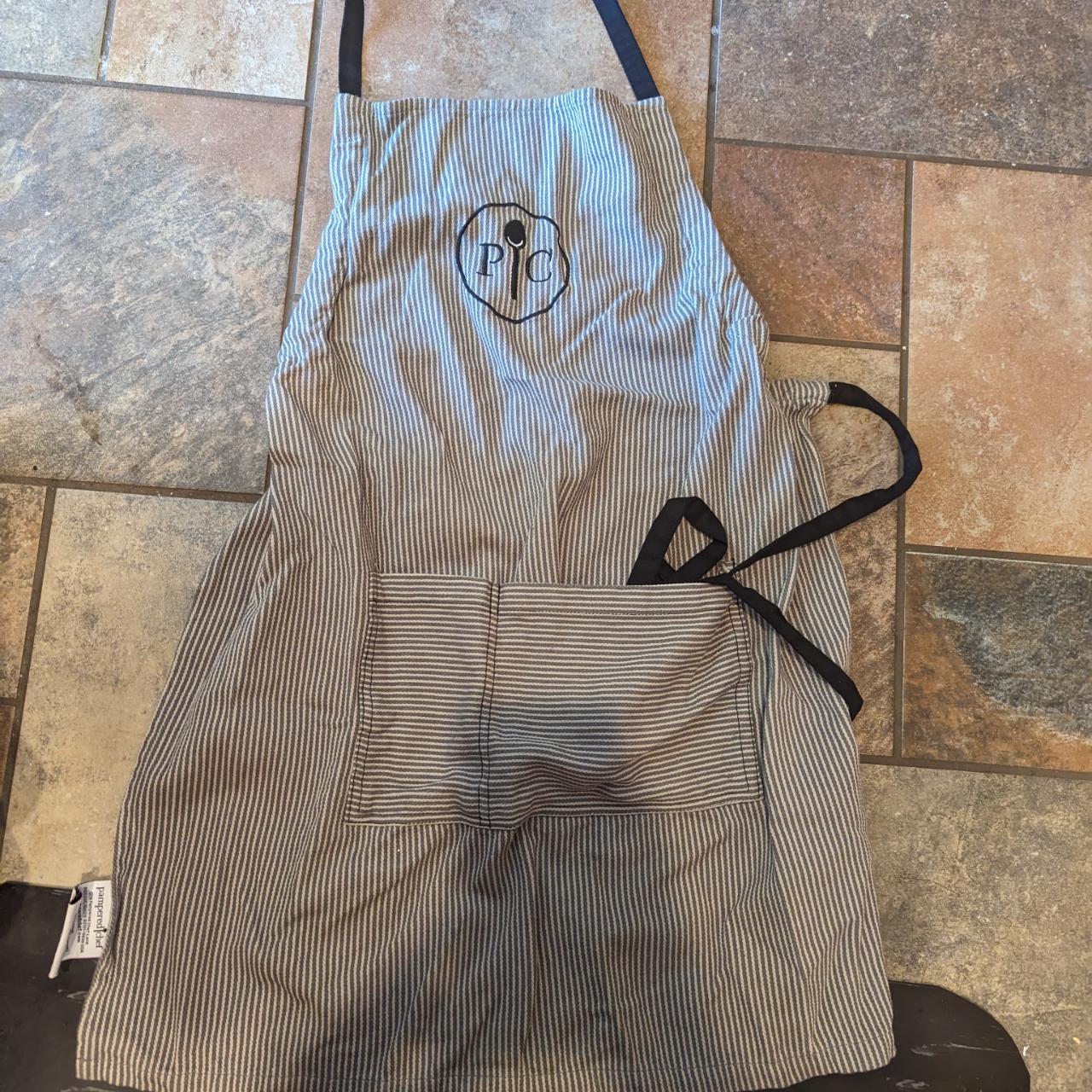 Pampered Chef Apron new never used. navy blue and... - Depop