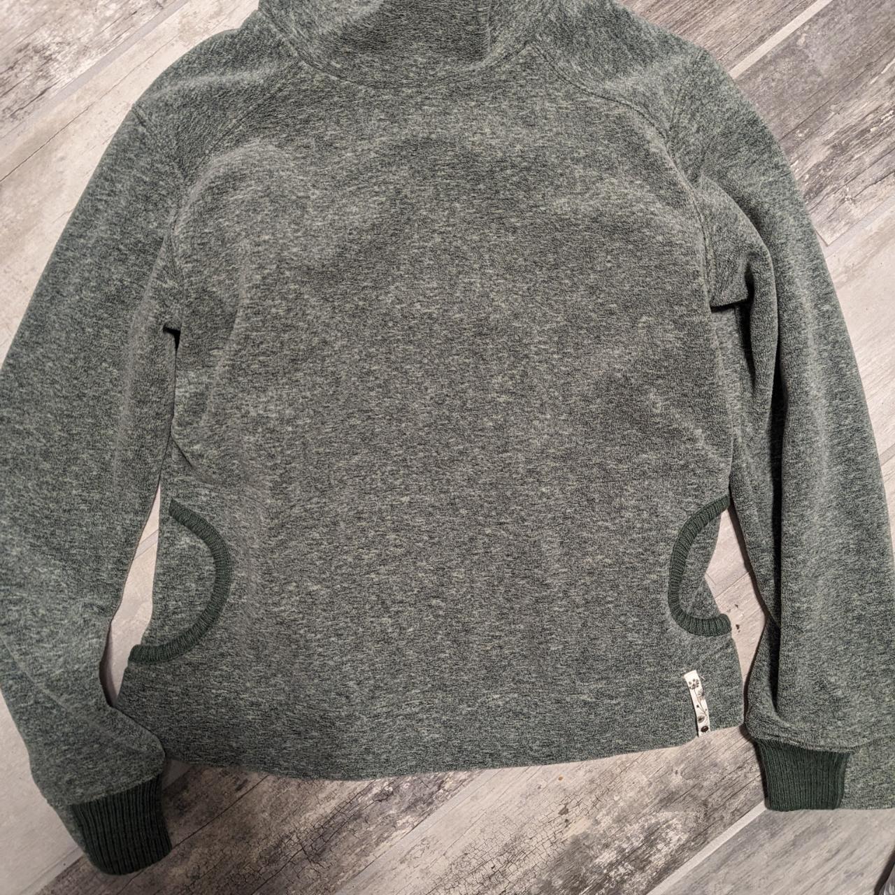 Youth size large Lole sweater. green in color, has... - Depop