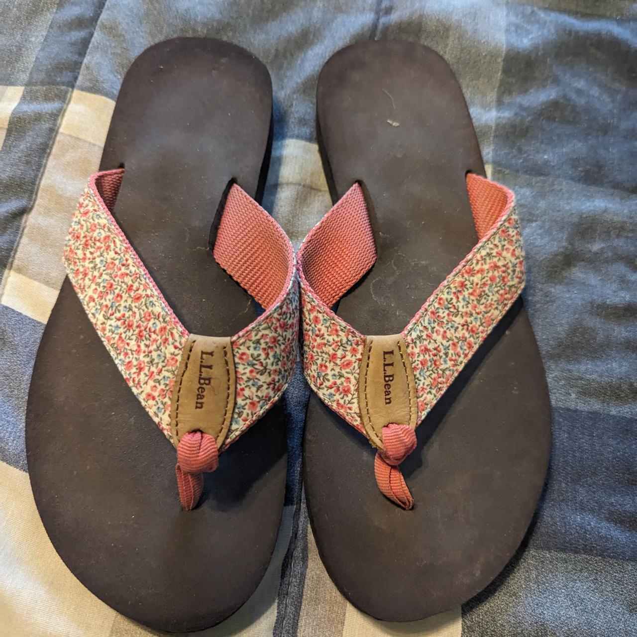 Womens L.L Bean Sandals, flip flops, size 8, floral... - Depop
