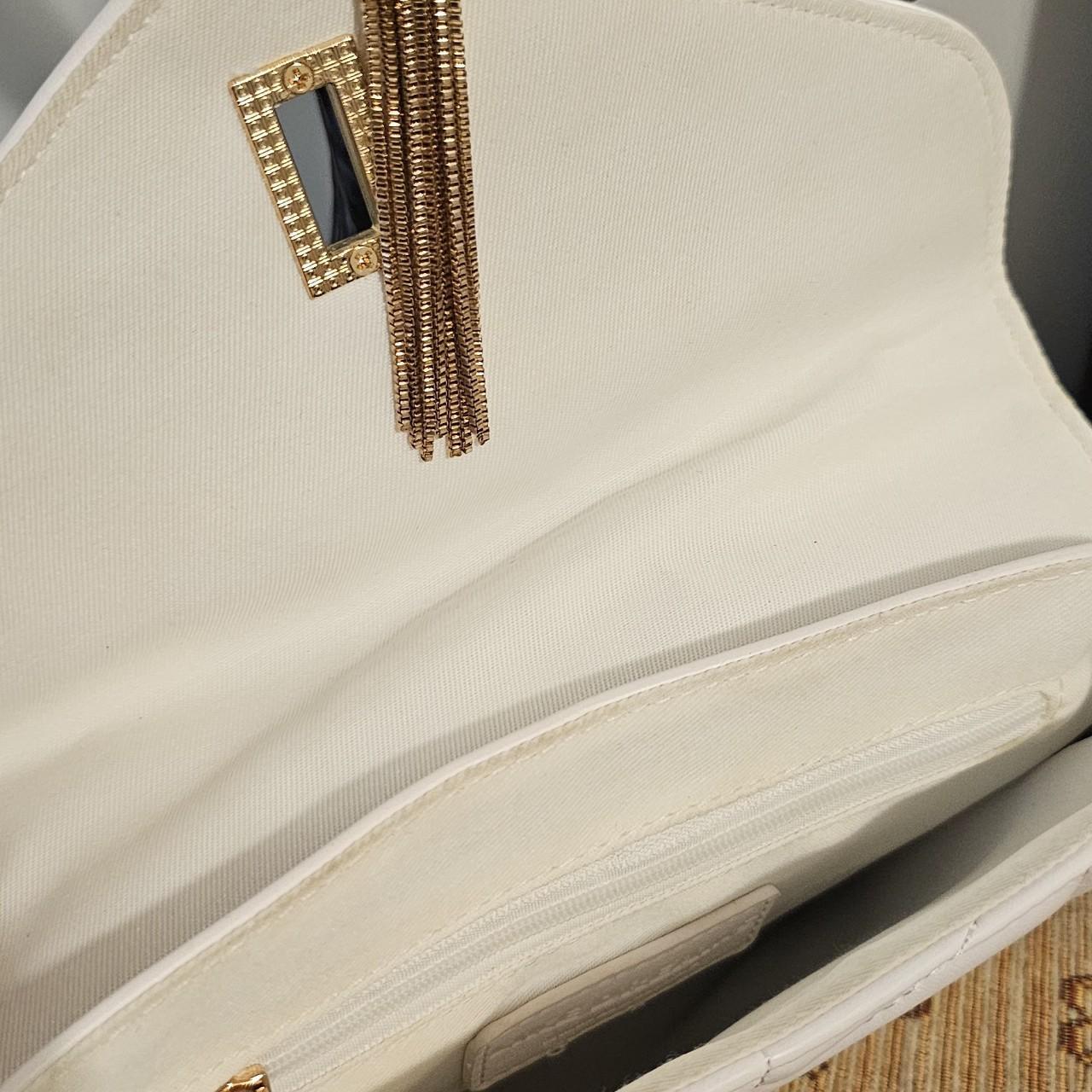Cute white purse with gold chain. - Depop