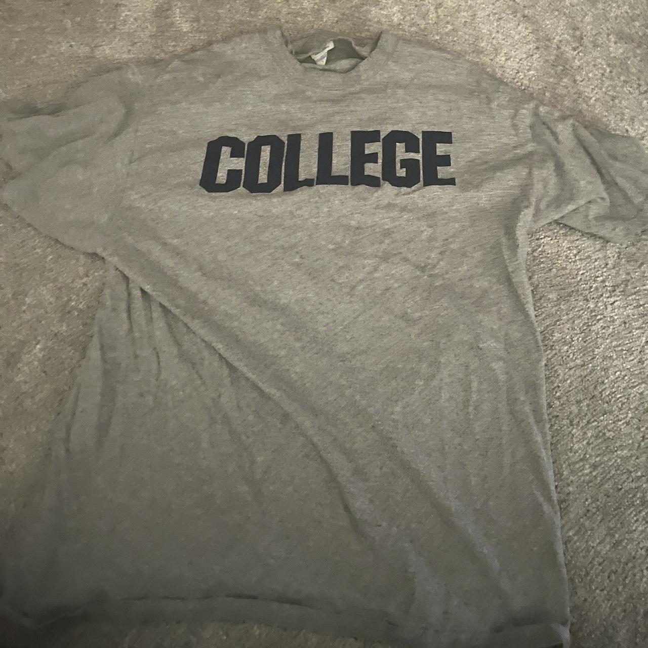 Large Gray college T-shirt - Depop