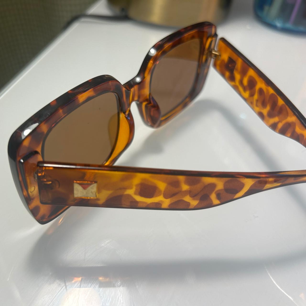 super cute big cheetah print glasses, in great... - Depop