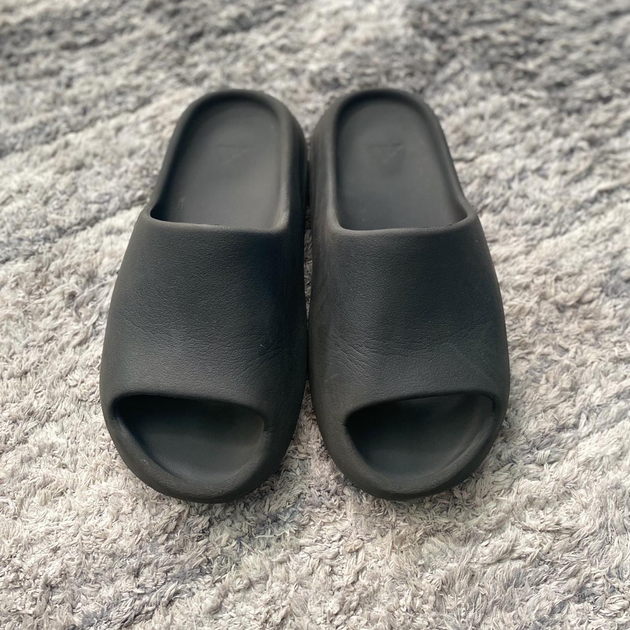 Yeezy slides Onyx visible heel drag used size 10 No Box - Depop