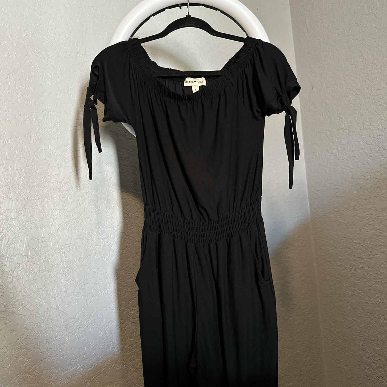 New romper never worn Color : Black Size : small - Depop