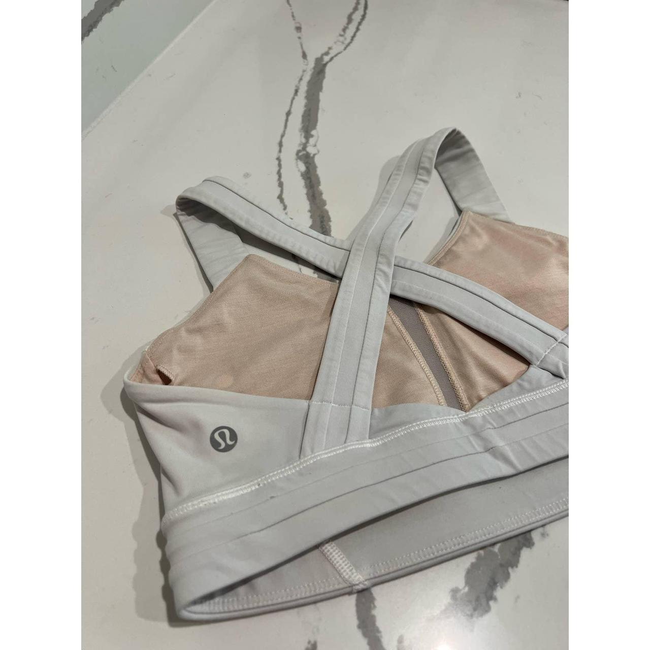 Lululemon Bra Cross Back Strap Size 6 White - Depop