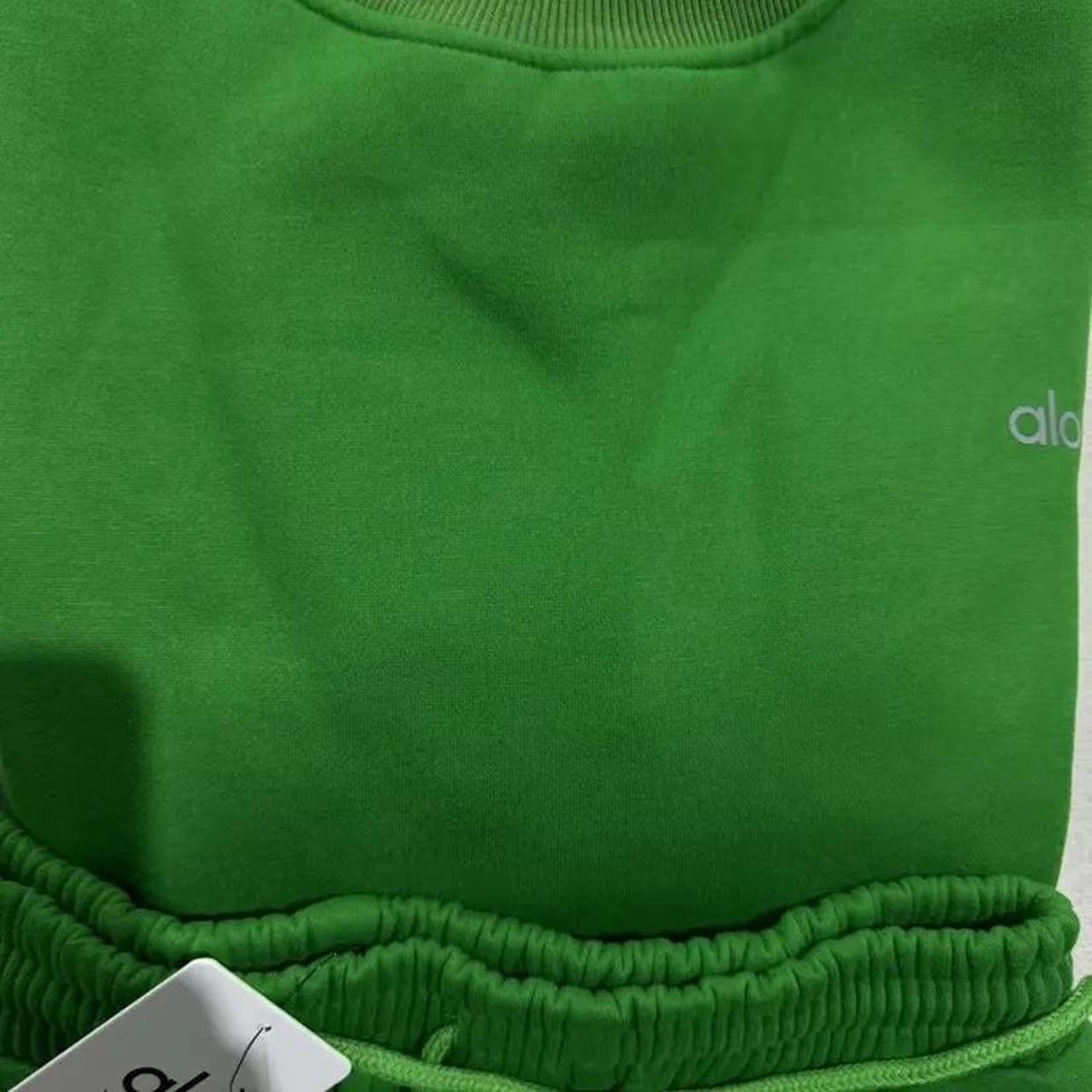 Green alo sweat set with shorts and crew neck | Depop