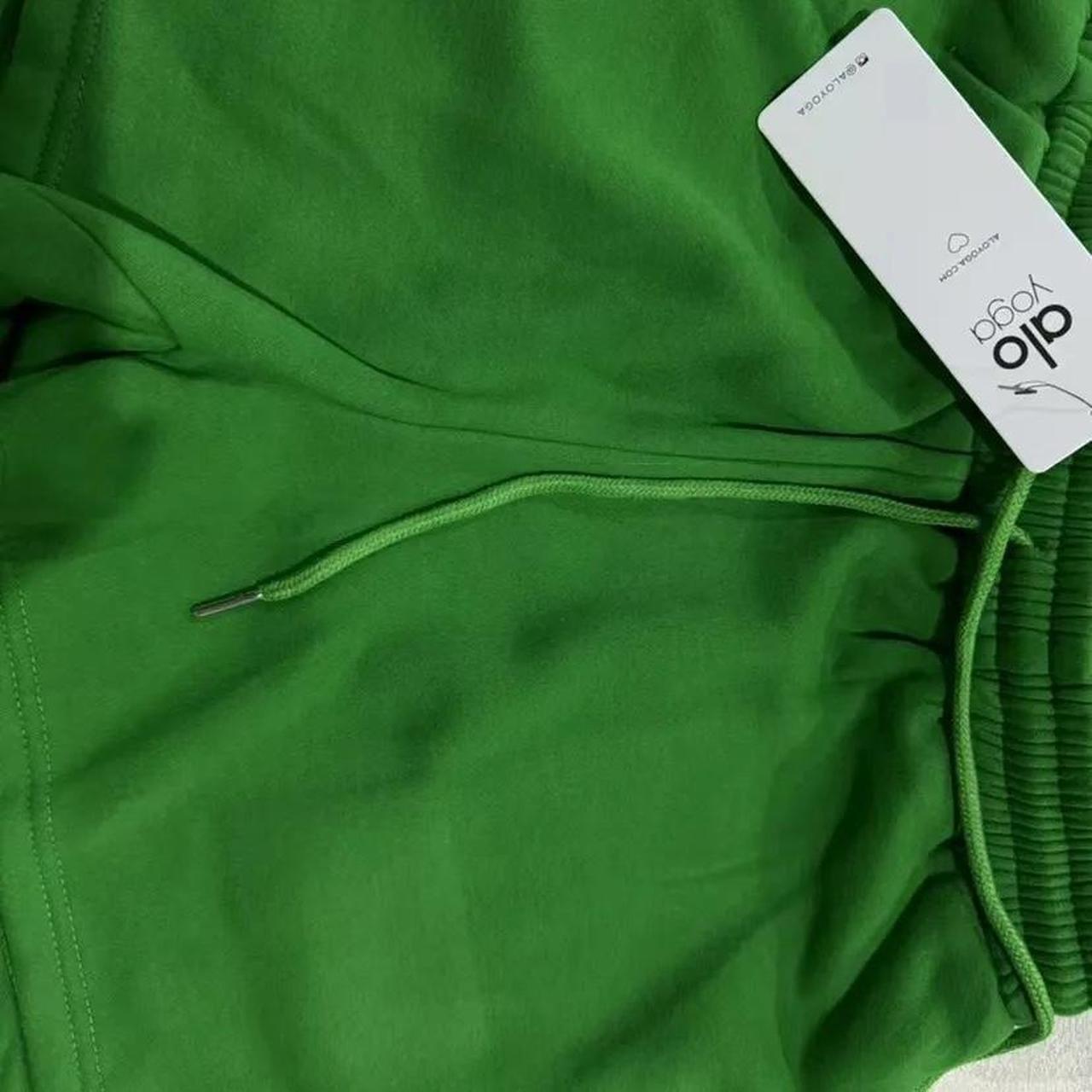 Green alo sweat set with shorts and crew neck | Depop