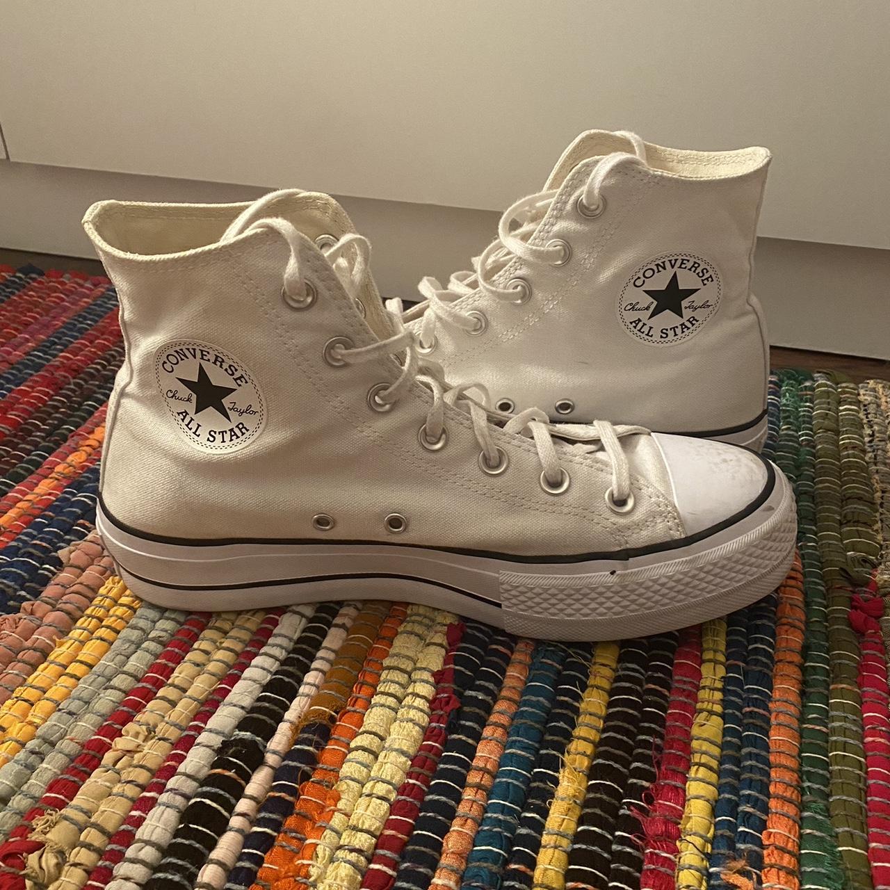 White platform Converse! Women’s 9! Really good... - Depop