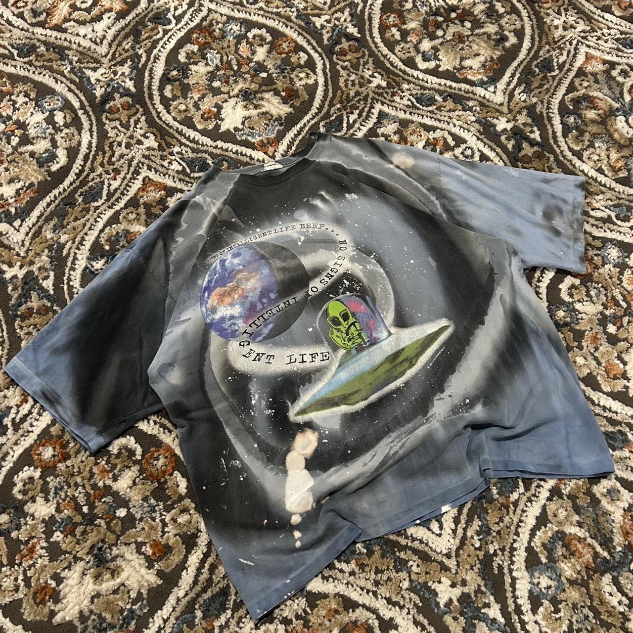 Black and green alien graphic tee #streetwear | Depop