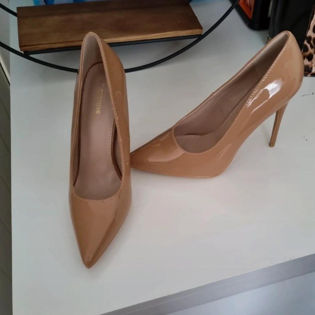 Nude pointed toe heels - size 7 - PLT - Depop