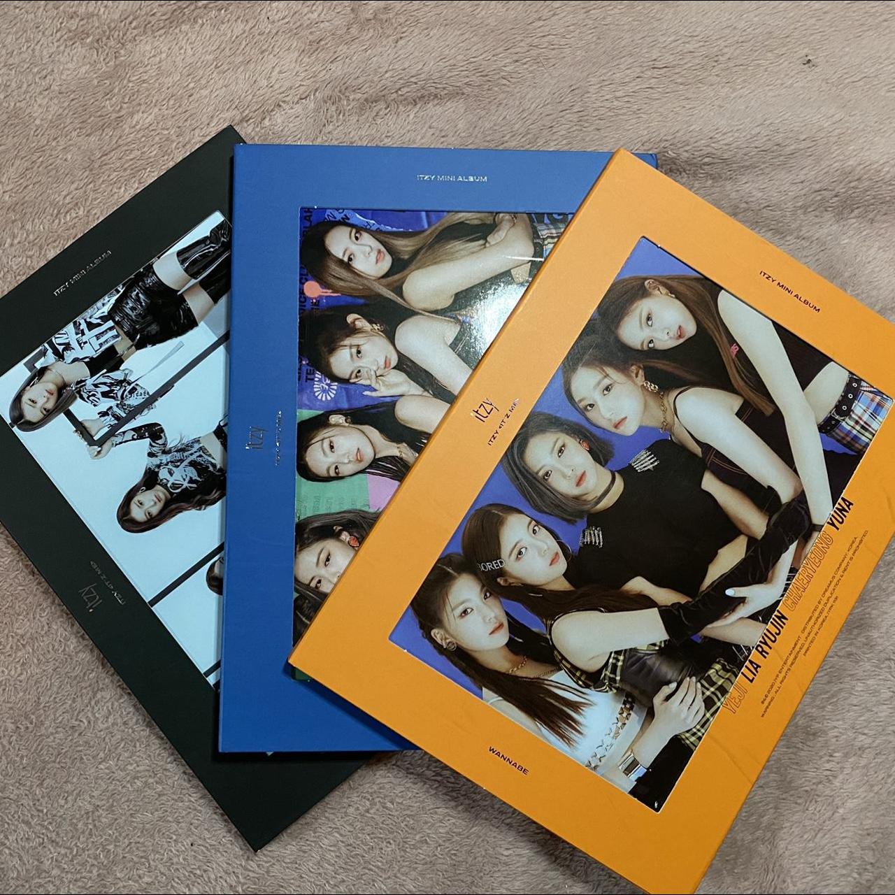 Itz Me album set by ITZY with Ryujin, Yuna, duo... - Depop