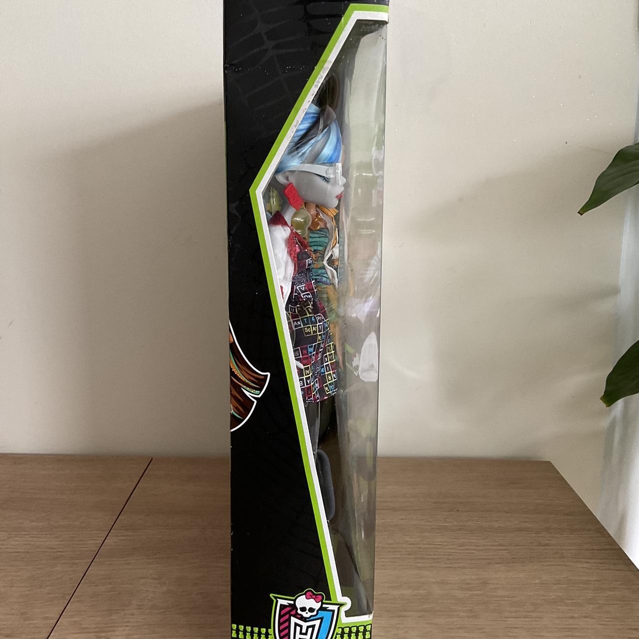 Monster High Classroom Cleo De Nile And Ghoulia Yelps Depop
