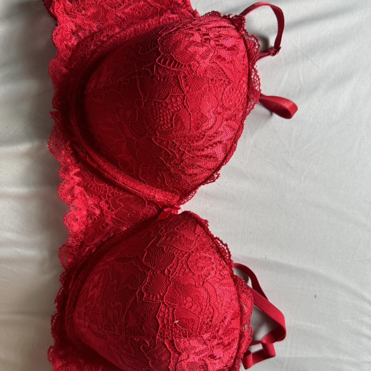 red Marilyn Monroe bra size 38c - Depop