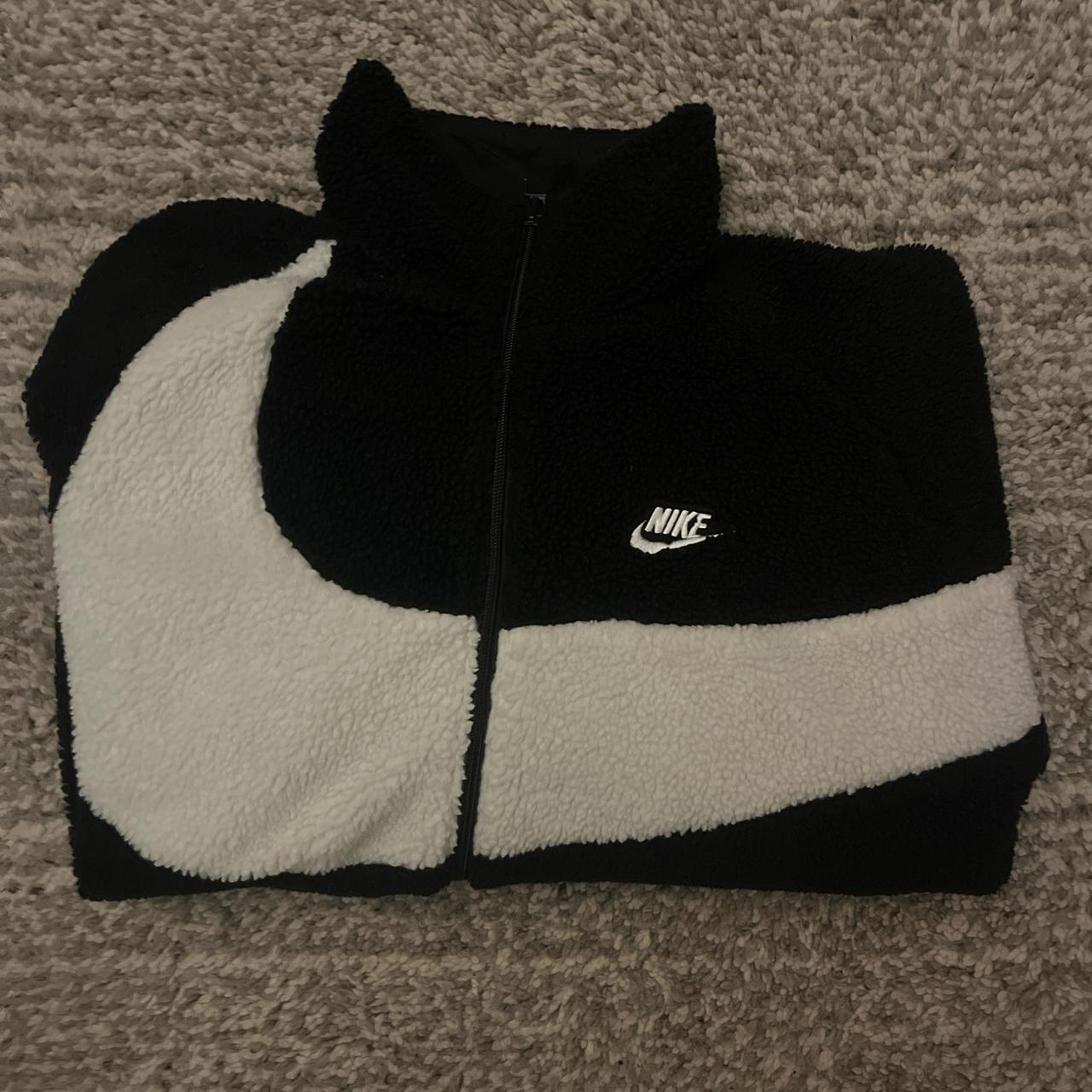 Big swoosh nike fleece jacket (m) - Depop