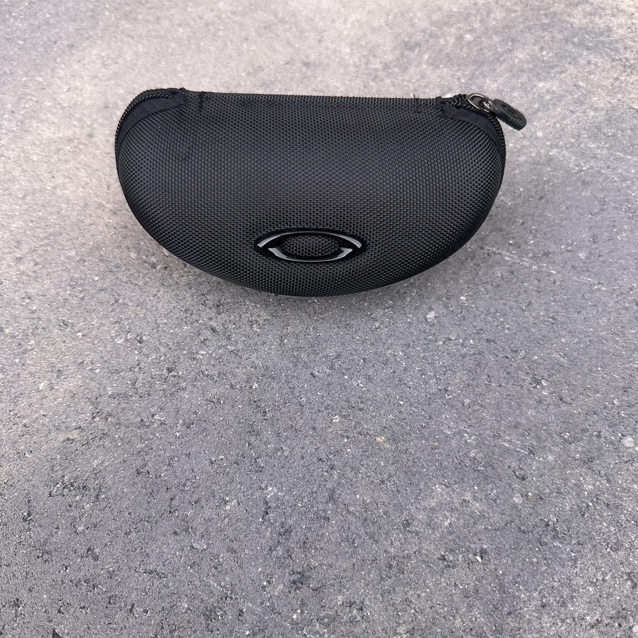 Oakley CUSTOM RADAR® EV (LOW BRIDGE FIT) Black,... - Depop