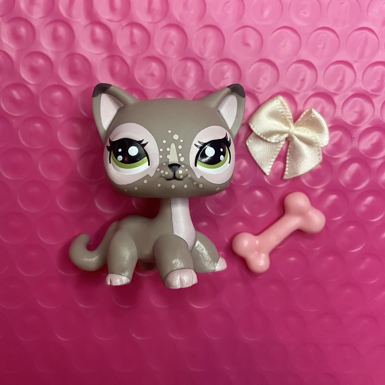 Lps loverqa F@ke lps! Will come with bow and bone:) - Depop