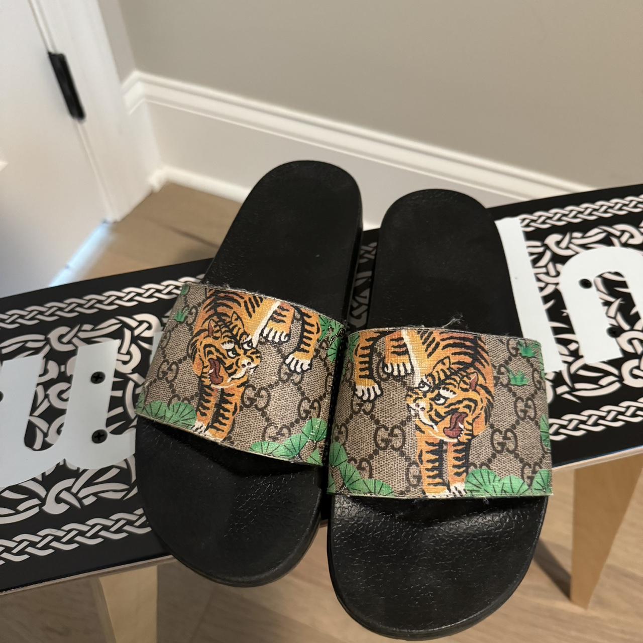 Gucci tiger slides #gucci #slides #winter #summer - Depop