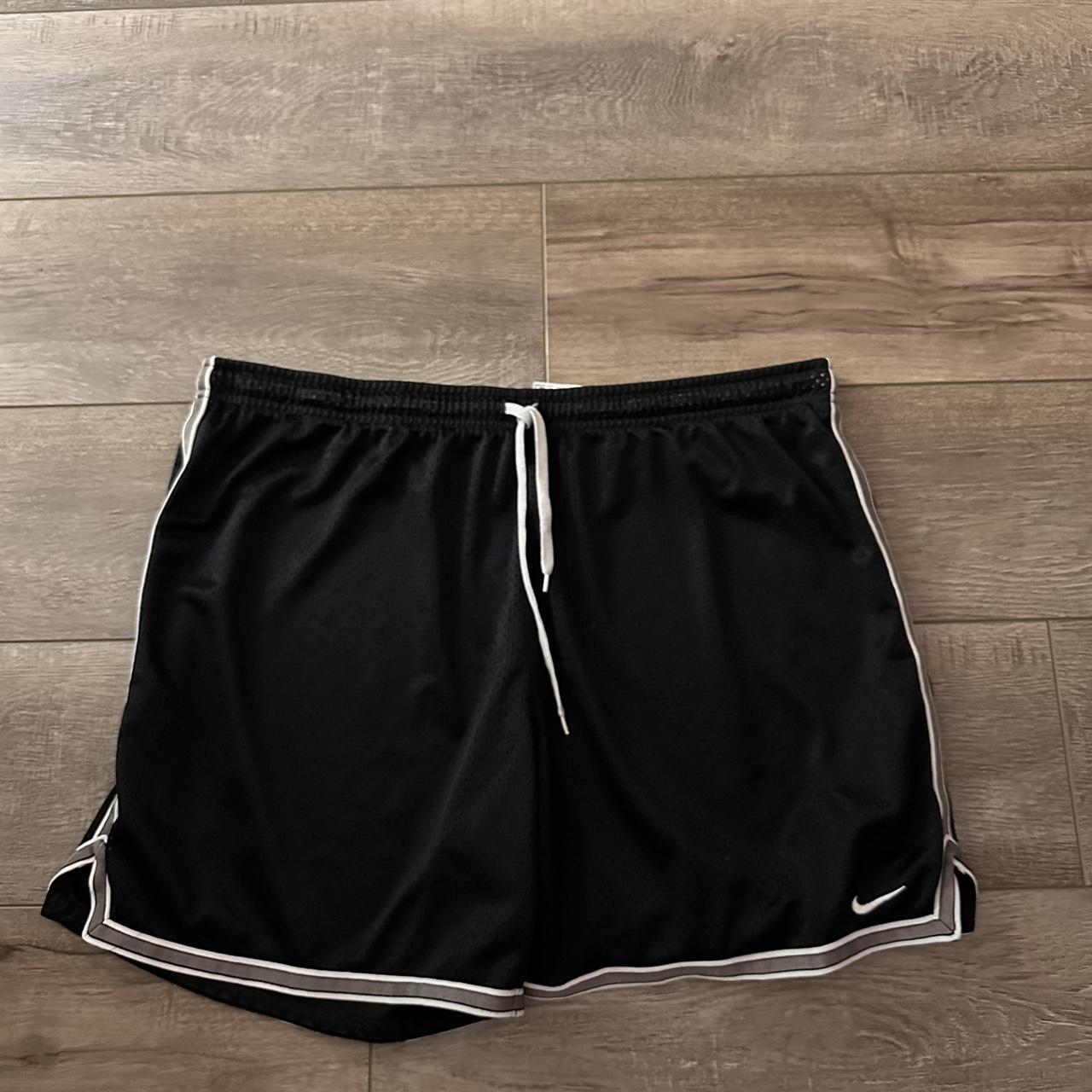 Vintage Nike shorts. Super clean shorts no flaws but... - Depop