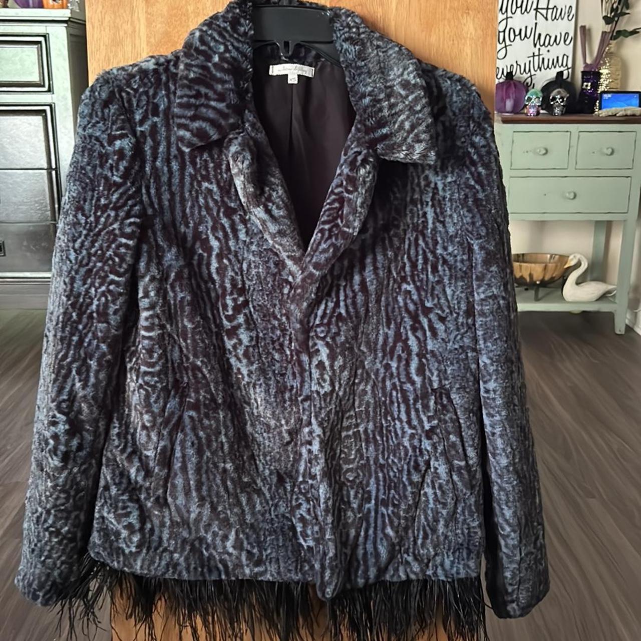 Retro vibe jacket with fun feathers on sleeves ends... - Depop