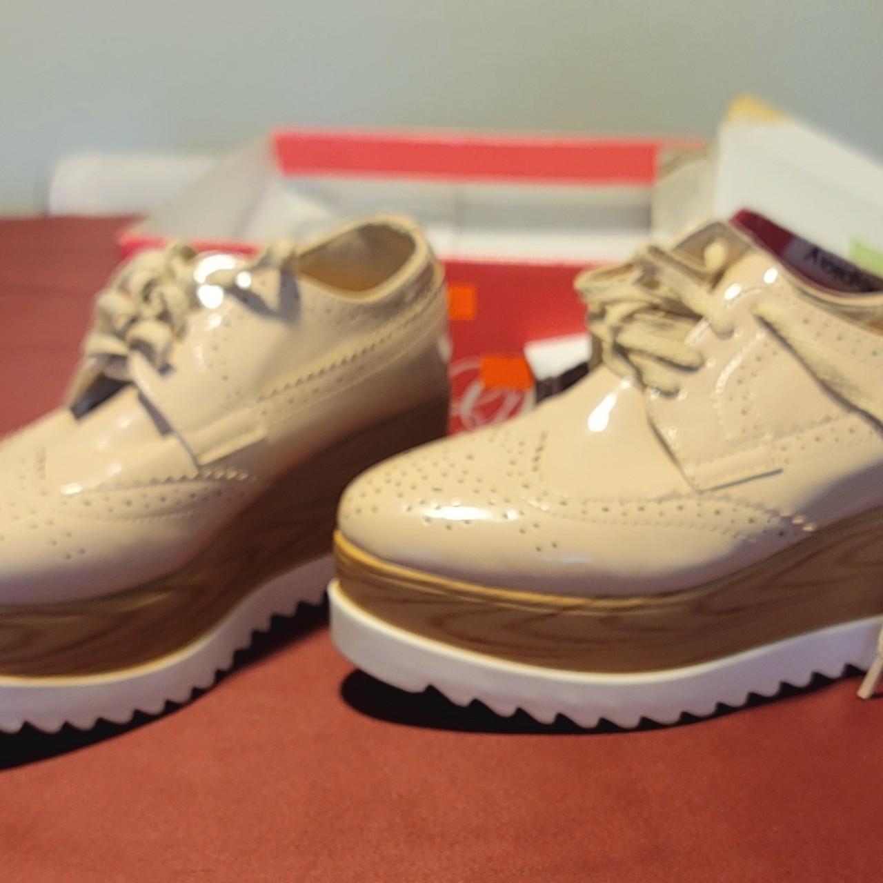 Very cute cream colored women's platform shoes.... - Depop