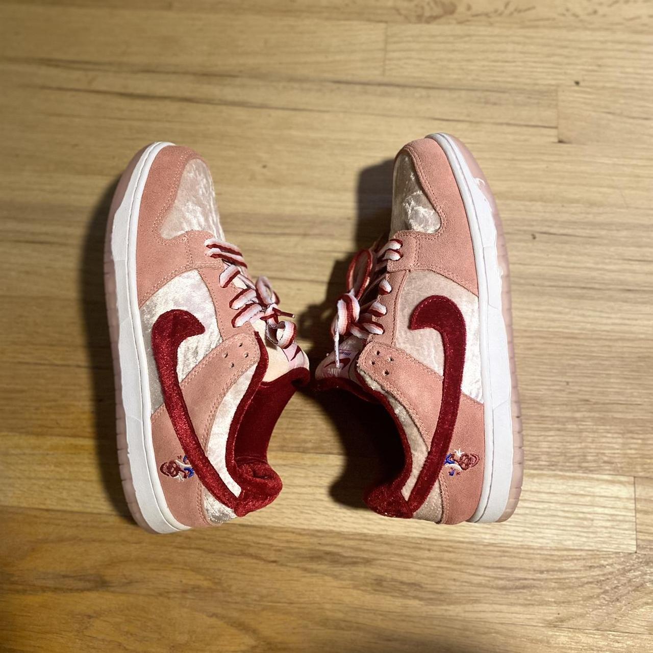 Men’s 10 strange love dunks - Depop