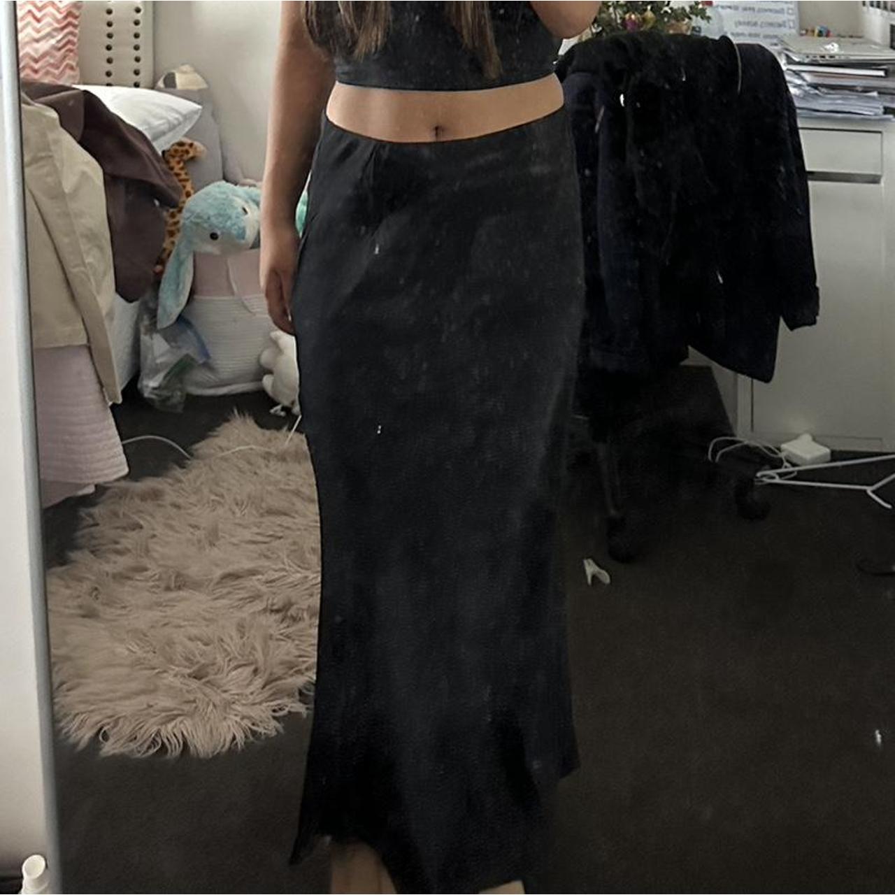Supre- black maxi skirt never worn - Depop