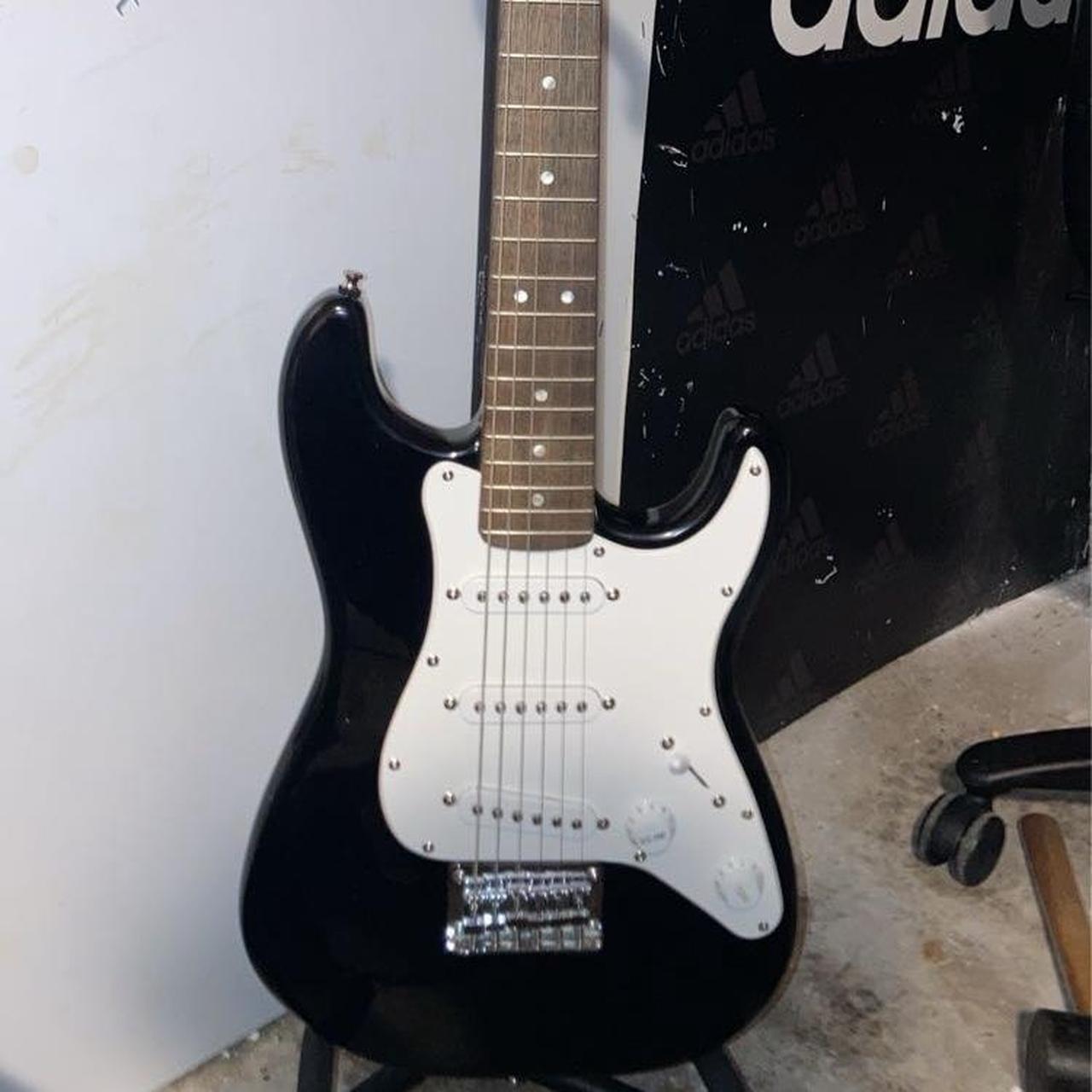 Fender squire mini Stratocaster electric guitar Has... - Depop