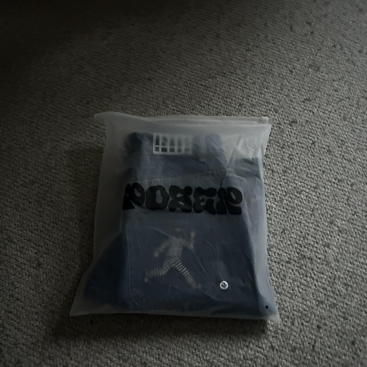 Meduim poser jorts | Depop