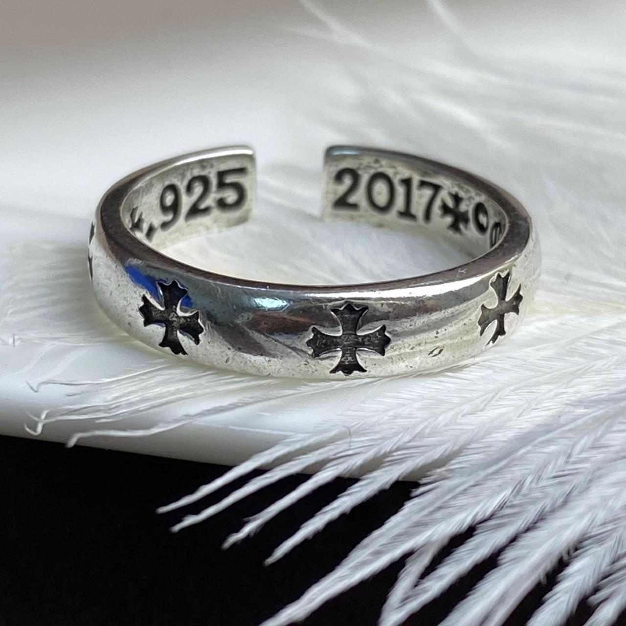 This is an open adjustable ring that fits perfectly... - Depop