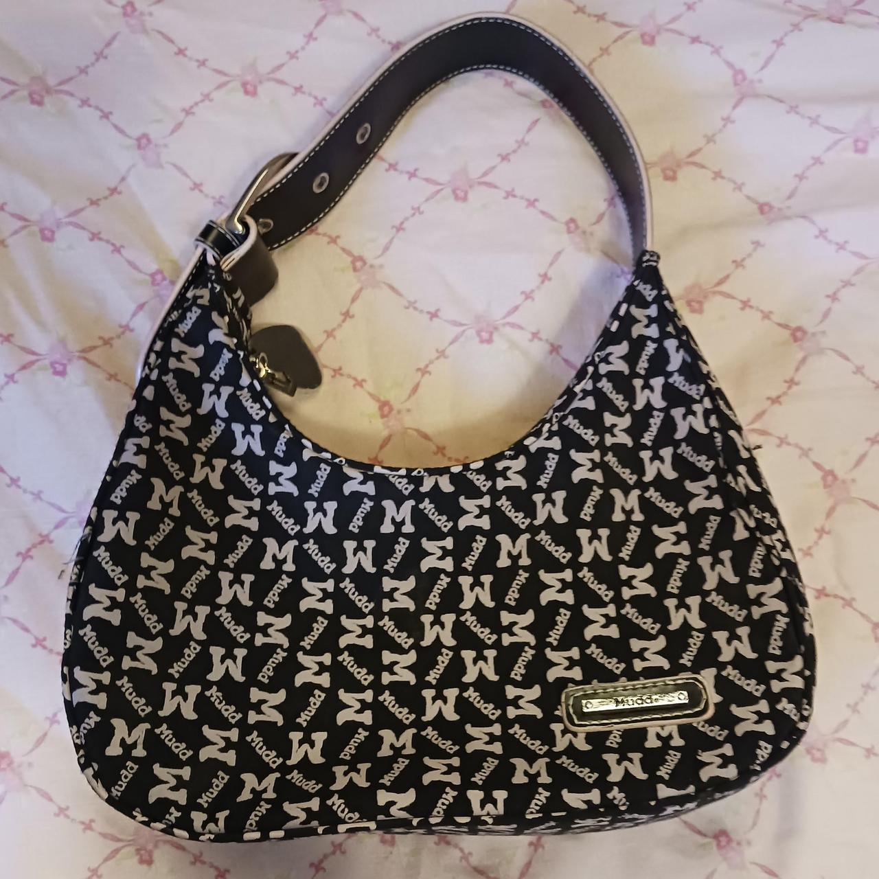 Small Mudd purse 🦇🕸 a few loose threads, otherwise... - Depop