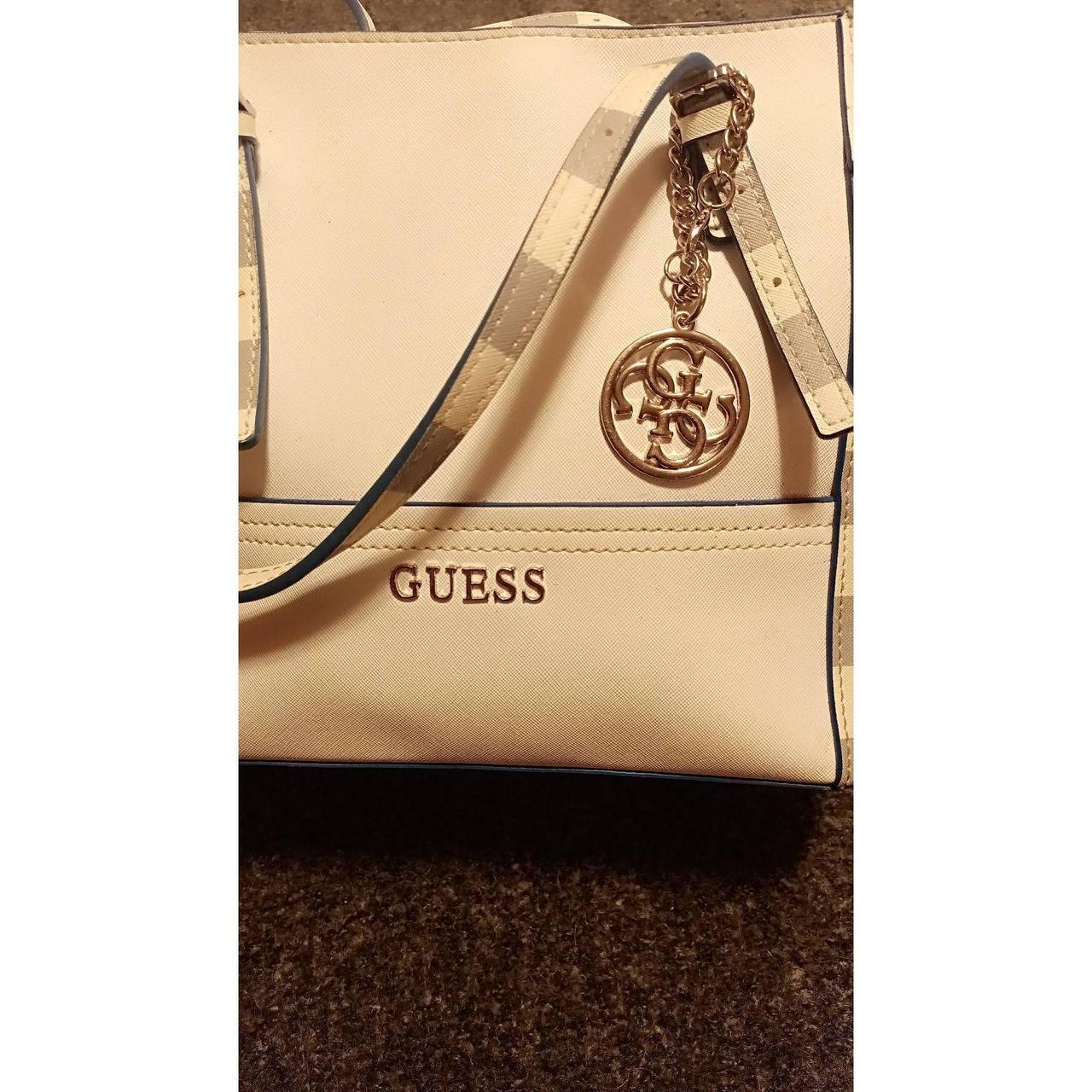 Guess tote PVC outer cotton liner. In great condition - Depop