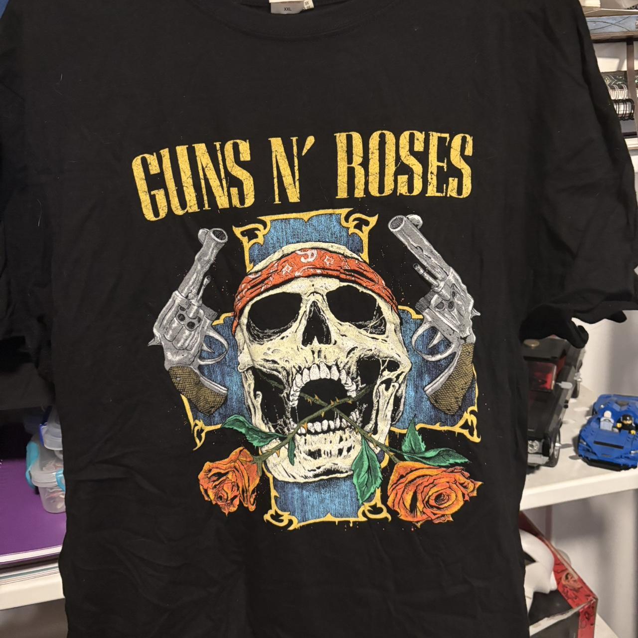 Guns N' Roses 2022 tour merch graphic tee - Depop