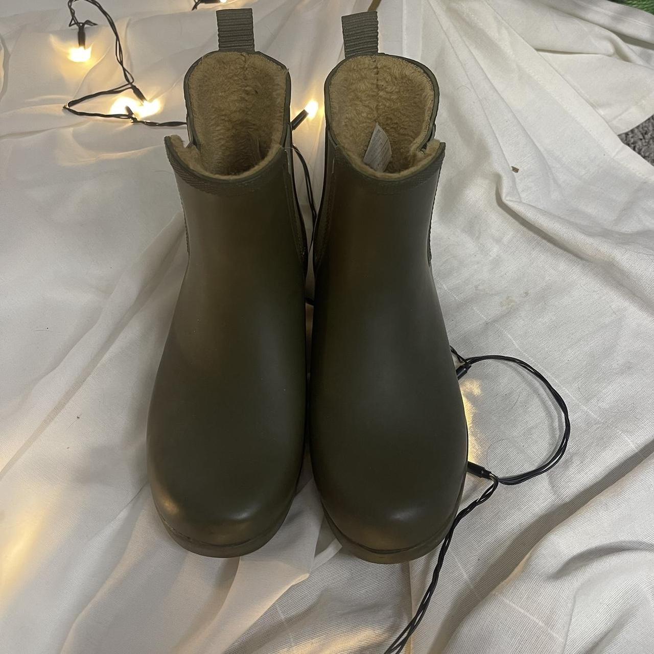 Olive green fur lined Chelsea rain boot. Very cute... - Depop