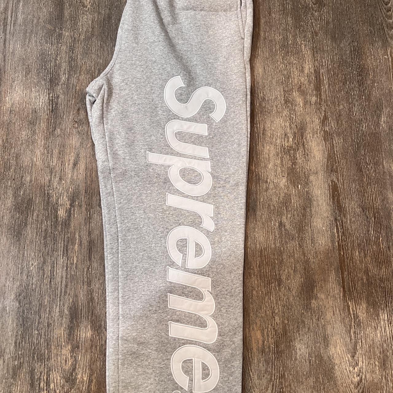 Supreme sweatpants L - Depop